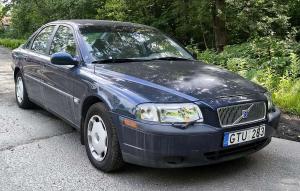 Blue Volvo S80 2002 in Kaunas, with an engine capacity of 2.44 L and mileage of 335 thousand km for 690 €, photo 5 on AUTOMOTO.COM.LV