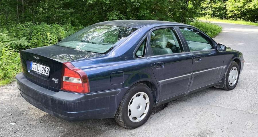 Blue Volvo S80 2002 in Kaunas, with an engine capacity of 2.44 L and mileage of 335 thousand km for 690 €, photo 8 on AUTOMOTO.COM.LV