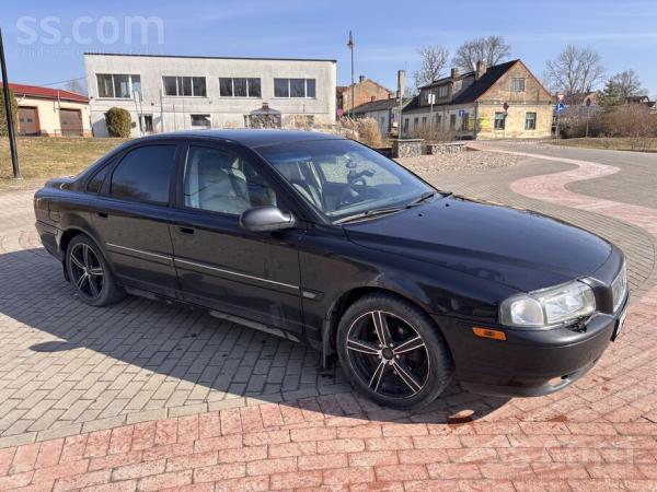 Zils Volvo S80 2002 Bauska, ar dzinēja tilpumu 2.40 L un nobraukumu 337 tūkst. km par 500 €, foto 1 vietnē AUTOMOTO.COM.LV