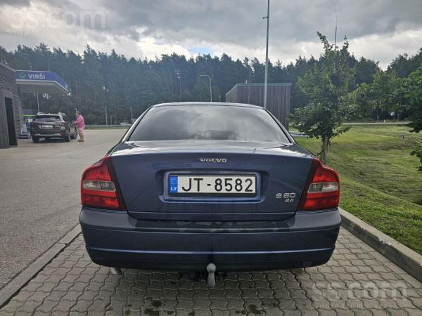 Zils Volvo S80 2002 Rīga, ar dzinēja tilpumu 2.40 L un nobraukumu 331 tūkst. km par 2000 €, foto 3 vietnē AUTOMOTO.COM.LV