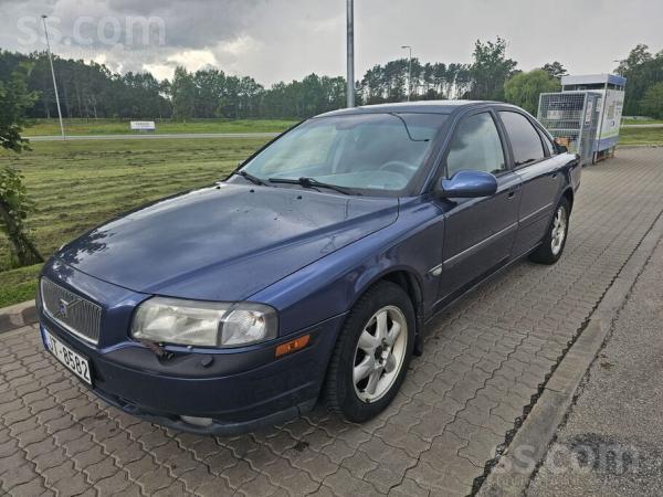 Zils Volvo S80 2002 Rīga, ar dzinēja tilpumu 2.40 L un nobraukumu 331 tūkst. km par 2000 €, foto 8 vietnē AUTOMOTO.COM.LV