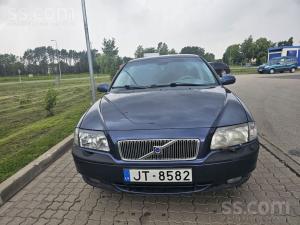 Blue Volvo S80 2002 in Riga, with an engine capacity of 2.40 L and mileage of 331 thousand km for 2000 €, photo 6 on AUTOMOTO.COM.LV