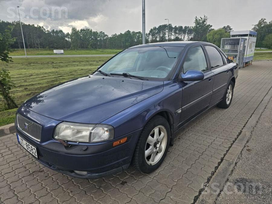 Blue Volvo S80 2002 in Riga, with an engine capacity of 2.40 L and mileage of 331 thousand km for 2000 €, photo 9 on AUTOMOTO.COM.LV