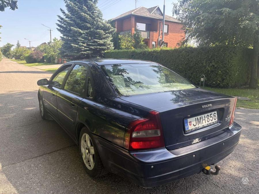 Zils Volvo S80 2002 Panevēža, ar dzinēja tilpumu 2.40 L un nobraukumu 466 tūkst. km par 850 €, foto 4 vietnē AUTOMOTO.COM.LV