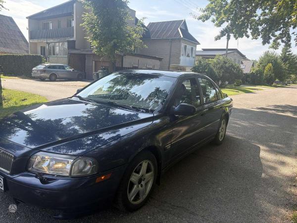 Blue Volvo S80 2002 in Panevezys, with an engine capacity of 2.40 L and mileage of 466 thousand km for 850 €, photo 7 on AUTOMOTO.COM.LV