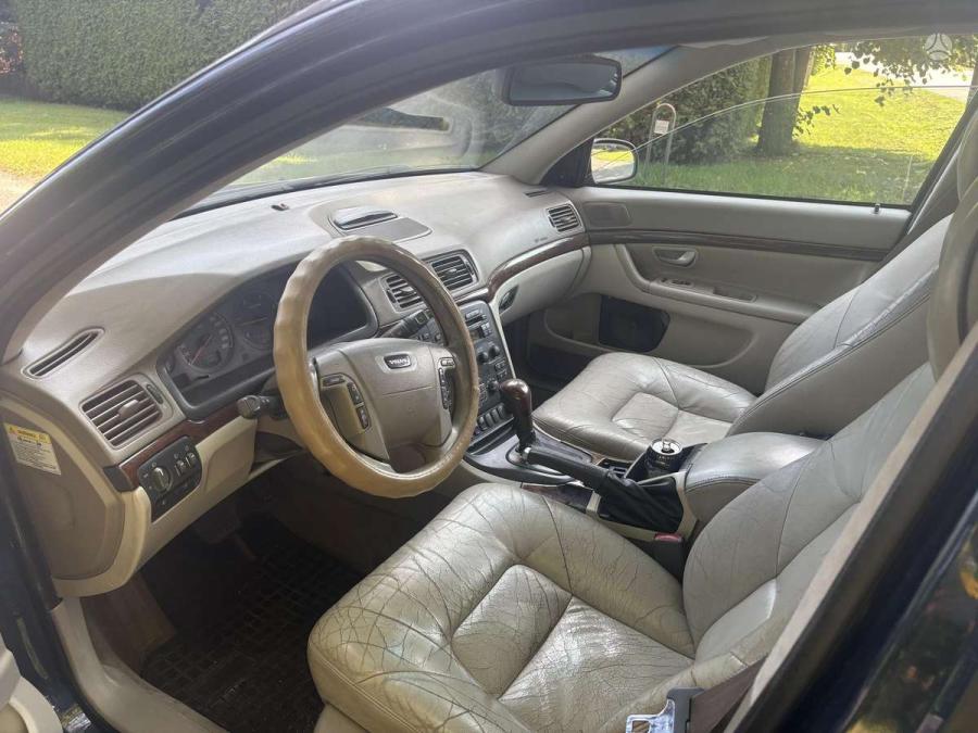 Zils Volvo S80 2002 Panevēža, ar dzinēja tilpumu 2.40 L un nobraukumu 466 tūkst. km par 850 €, foto 9 vietnē AUTOMOTO.COM.LV