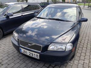 Zils Volvo S80 2002 Jelgava, ar dzinēja tilpumu 2.40 L un nobraukumu 305 tūkst. km par 700 €, foto  vietnē AUTOMOTO.COM.LV