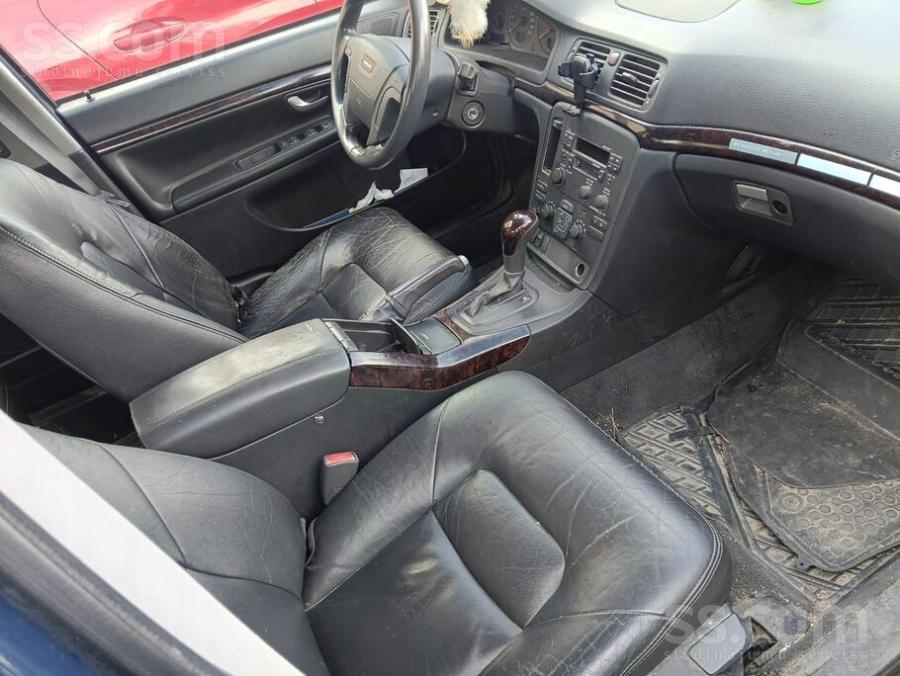 Blue Volvo S80 2002 in Jelgava, with an engine capacity of 2.40 L and mileage of 305 thousand km for 700 €, photo 13 on AUTOMOTO.COM.LV