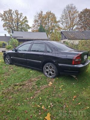 Zils Volvo S80 2002 Ludza, ar dzinēja tilpumu 2.40 L un nobraukumu 362 tūkst. km par 1200 €, foto 3 vietnē AUTOMOTO.COM.LV