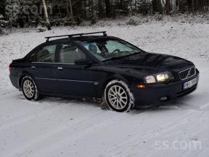Zils Volvo S80 2003 Alūksne, ar dzinēja tilpumu 2.40 L un nobraukumu 440 tūkst. km par 1000 €, foto 3 vietnē AUTOMOTO.COM.LV