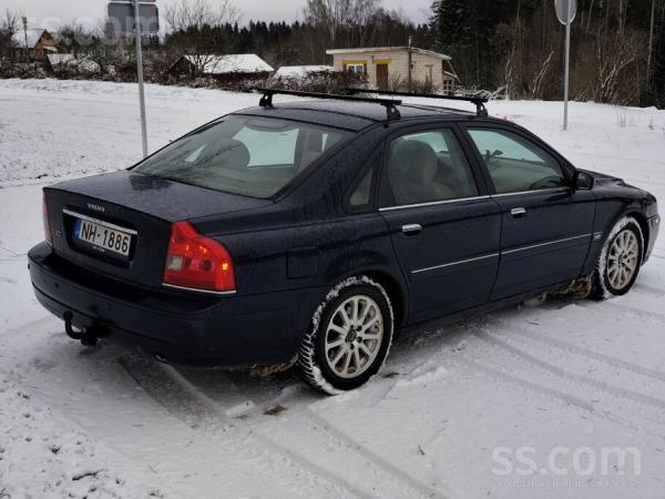Blue Volvo S80 2003 in Aluksne, with an engine capacity of 2.40 L and mileage of 440 thousand km for 1000 €, photo 5 on AUTOMOTO.COM.LV