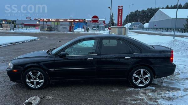 Blue Volvo S80 2003 in Riga, with an engine capacity of 2.40 L and mileage of 366 thousand km for 1900 €, photo 3 on AUTOMOTO.COM.LV