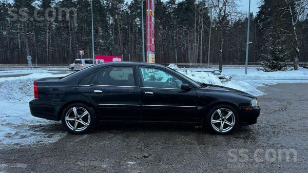 Blue Volvo S80 2003 in Riga, with an engine capacity of 2.40 L and mileage of 366 thousand km for 1900 €, photo 4 on AUTOMOTO.COM.LV
