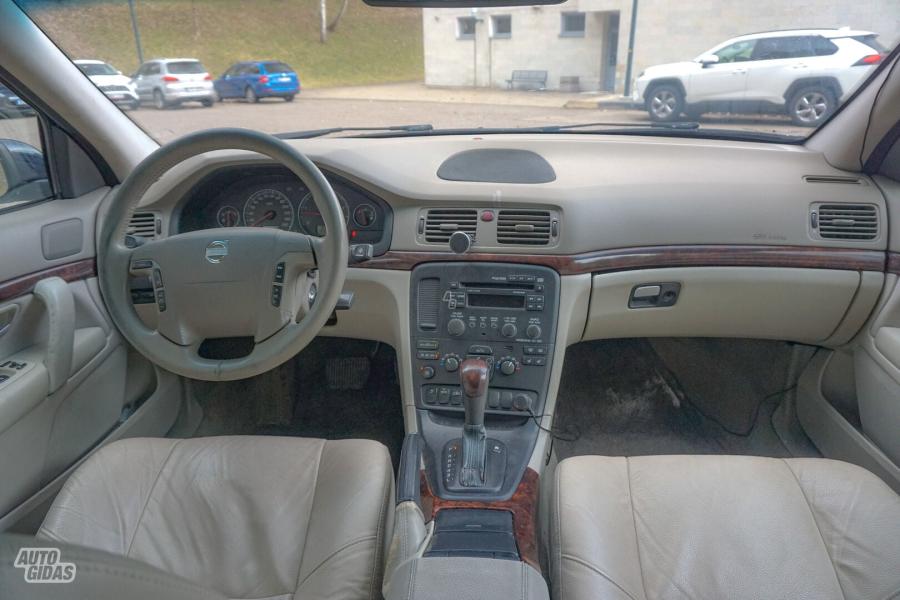 Zils Volvo S80 2003 Viļņa, ar dzinēja tilpumu 2.40 L un nobraukumu 456 tūkst. km par 2500 €, foto 10 vietnē AUTOMOTO.COM.LV