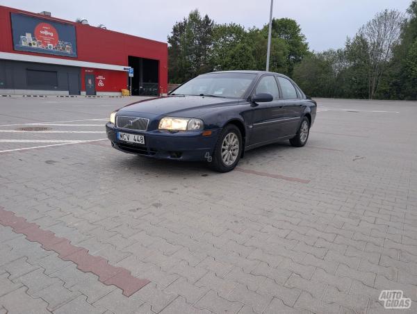 Zils Volvo S80 2003 Klaipėda, ar dzinēja tilpumu 2.40 L un nobraukumu 369 tūkst. km par 1000 €, foto 1 vietnē AUTOMOTO.COM.LV