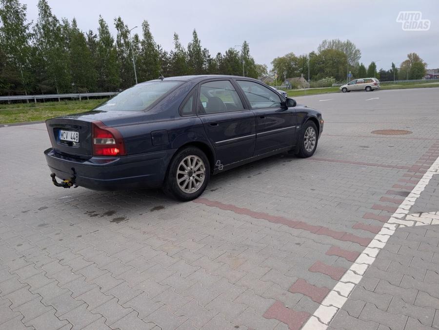 Zils Volvo S80 2003 Klaipėda, ar dzinēja tilpumu 2.40 L un nobraukumu 369 tūkst. km par 1000 €, foto 5 vietnē AUTOMOTO.COM.LV