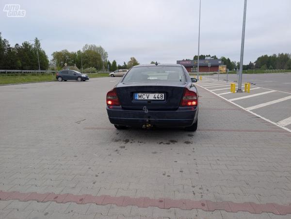 Zils Volvo S80 2003 Klaipėda, ar dzinēja tilpumu 2.40 L un nobraukumu 369 tūkst. km par 1000 €, foto 5 vietnē AUTOMOTO.COM.LV