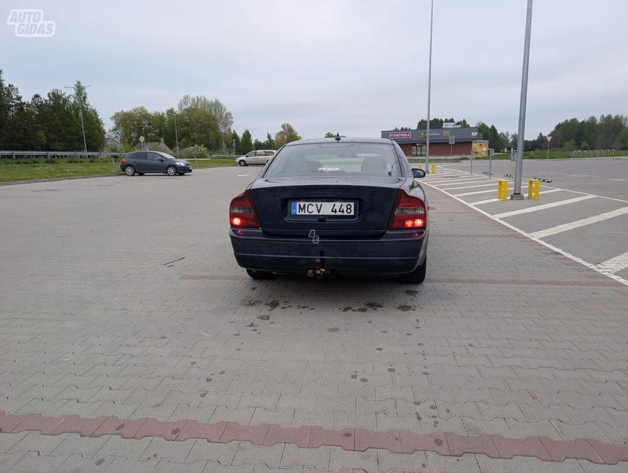 Zils Volvo S80 2003 Klaipėda, ar dzinēja tilpumu 2.40 L un nobraukumu 369 tūkst. km par 1000 €, foto 6 vietnē AUTOMOTO.COM.LV