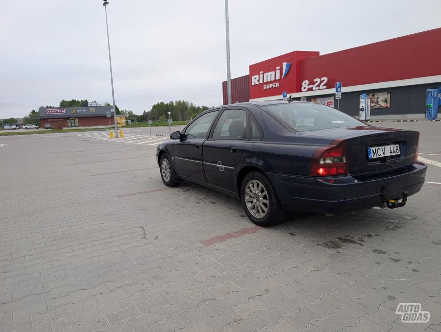 Zils Volvo S80 2003 Klaipėda, ar dzinēja tilpumu 2.40 L un nobraukumu 369 tūkst. km par 1000 €, foto 7 vietnē AUTOMOTO.COM.LV