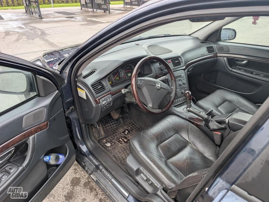 Zils Volvo S80 2003 Klaipėda, ar dzinēja tilpumu 2.40 L un nobraukumu 369 tūkst. km par 1000 €, foto 9 vietnē AUTOMOTO.COM.LV
