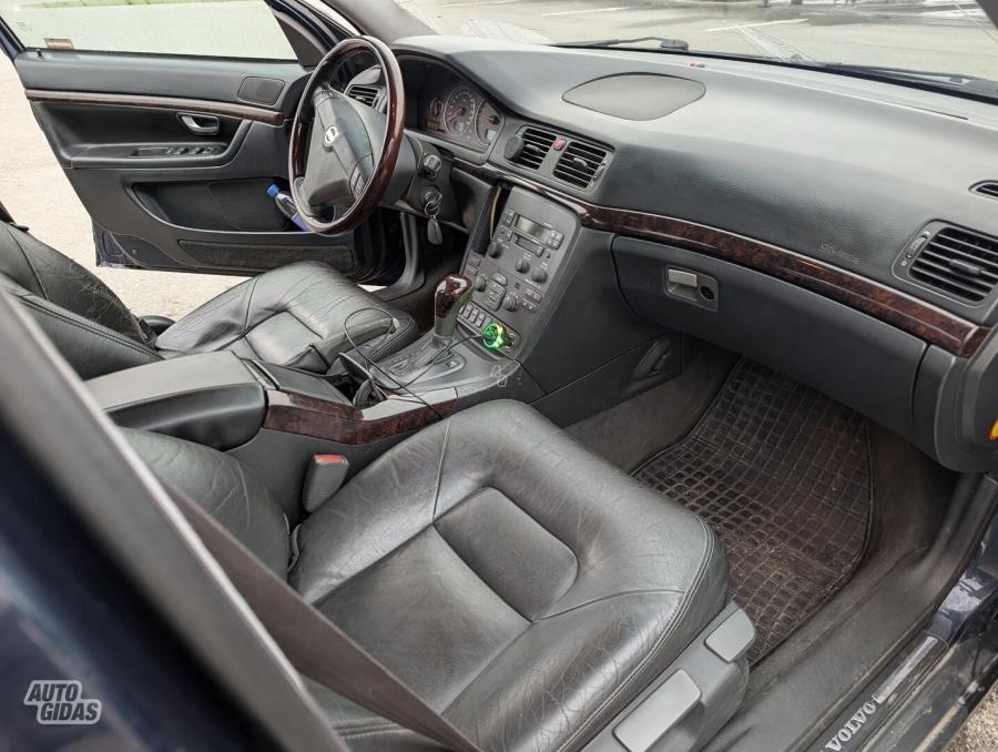 Zils Volvo S80 2003 Klaipėda, ar dzinēja tilpumu 2.40 L un nobraukumu 369 tūkst. km par 1000 €, foto 11 vietnē AUTOMOTO.COM.LV