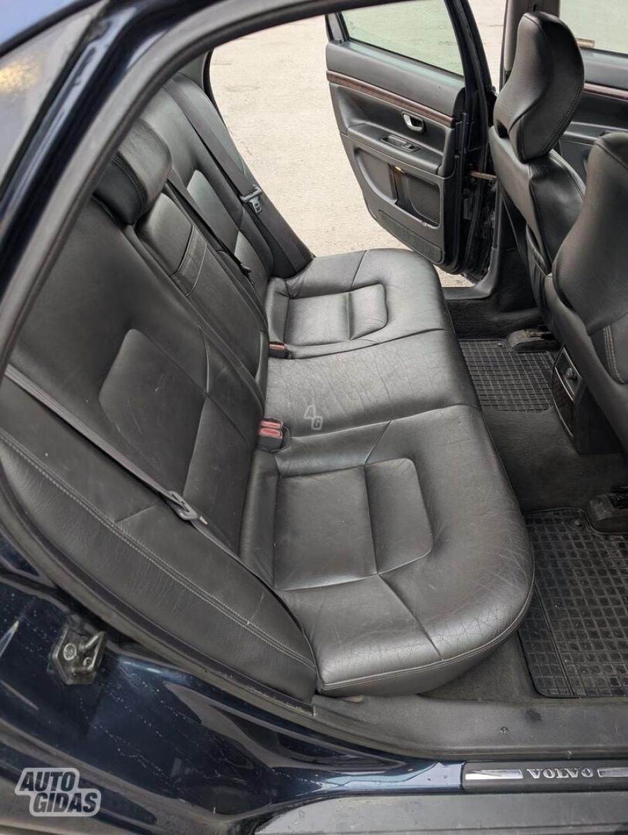 Zils Volvo S80 2003 Klaipėda, ar dzinēja tilpumu 2.40 L un nobraukumu 369 tūkst. km par 1000 €, foto 13 vietnē AUTOMOTO.COM.LV