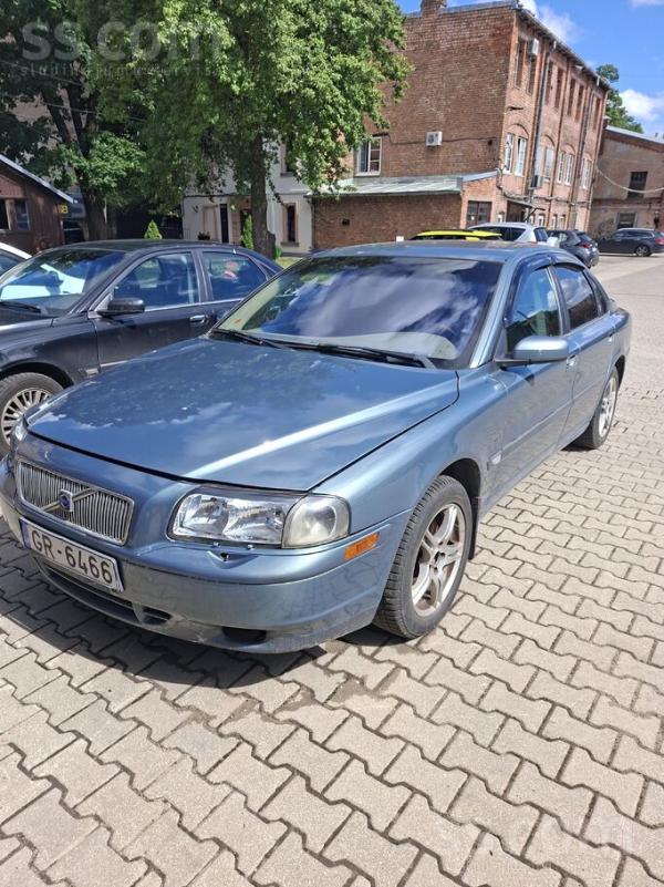 Blue Volvo S80 2003 in Riga, with an engine capacity of 2.40 L and mileage of 438 thousand km for 710 €, photo 1 on AUTOMOTO.COM.LV