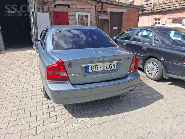 Blue Volvo S80 2003 in Riga, with an engine capacity of 2.40 L and mileage of 438 thousand km for 710 €, photo 2 on AUTOMOTO.COM.LV
