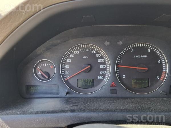 Blue Volvo S80 2003 in Riga, with an engine capacity of 2.40 L and mileage of 438 thousand km for 710 €, photo 5 on AUTOMOTO.COM.LV