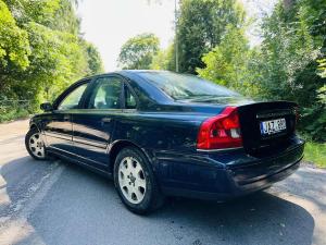 Zils Volvo S80 2003 Viļņa, ar dzinēja tilpumu 2.40 L un nobraukumu 299 tūkst. km par 900 €, foto 5 vietnē AUTOMOTO.COM.LV