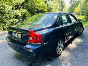 Zils Volvo S80 2003 Viļņa, ar dzinēja tilpumu 2.40 L un nobraukumu 299 tūkst. km par 900 €, foto 7 vietnē AUTOMOTO.COM.LV