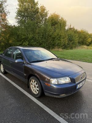 Blue Volvo S80 2003 in Daugavpils, with an engine capacity of 2.40 L and mileage of 337 thousand km for 1550 €, photo 3 on AUTOMOTO.COM.LV