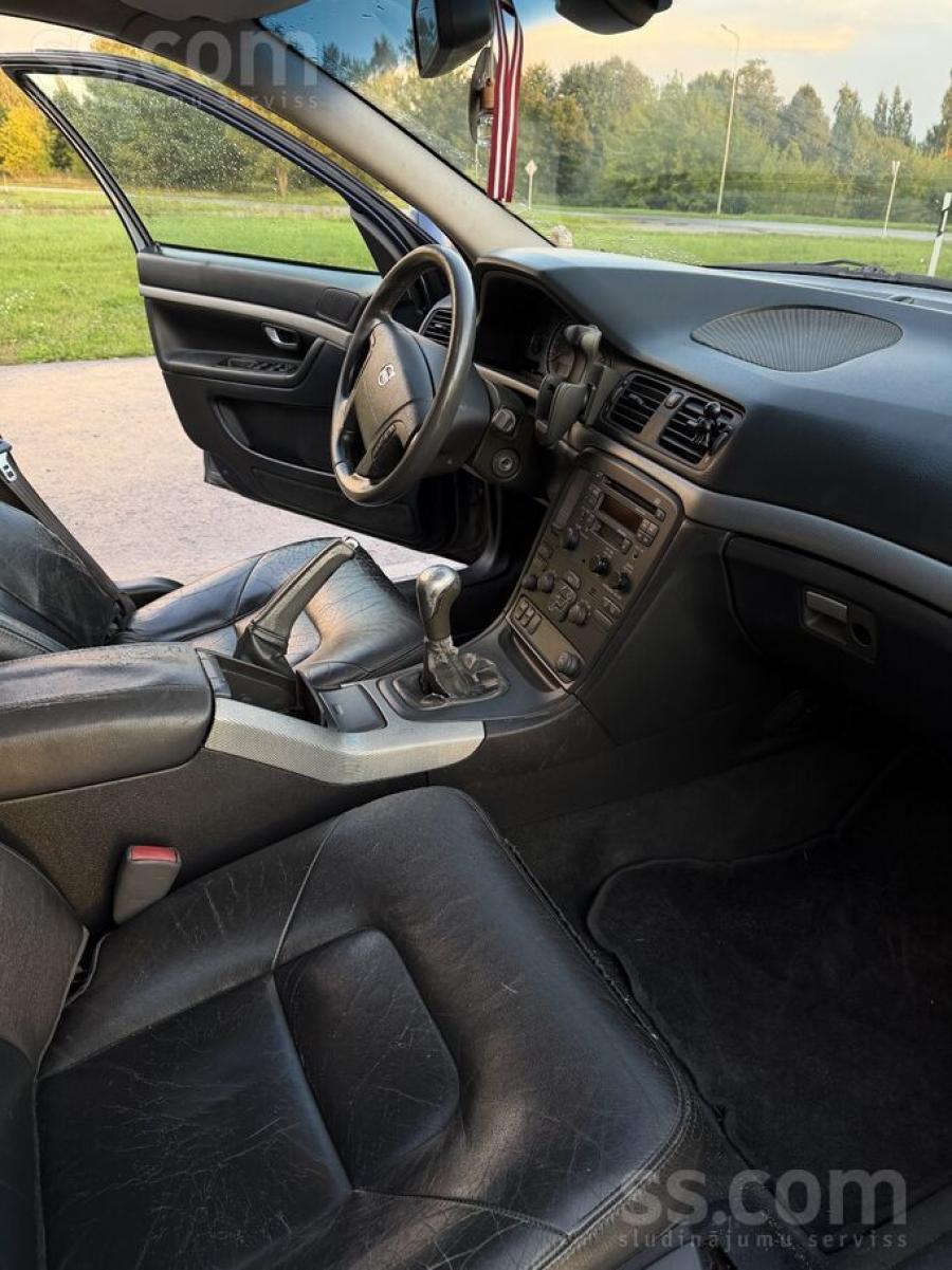 Blue Volvo S80 2003 in Daugavpils, with an engine capacity of 2.40 L and mileage of 337 thousand km for 1550 €, photo 7 on AUTOMOTO.COM.LV