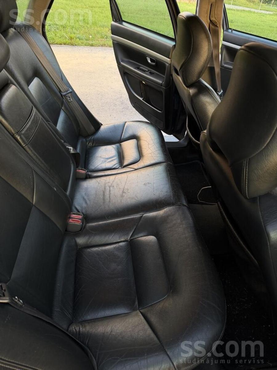 Blue Volvo S80 2003 in Daugavpils, with an engine capacity of 2.40 L and mileage of 337 thousand km for 1550 €, photo 8 on AUTOMOTO.COM.LV