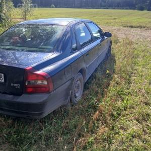 Zils Volvo S80 2003 Limbaži, ar dzinēja tilpumu 2.40 L un nobraukumu 346 tūkst. km par 800 €, foto 4 vietnē AUTOMOTO.COM.LV
