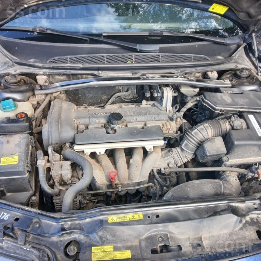 Zils Volvo S80 2003 Limbaži, ar dzinēja tilpumu 2.40 L un nobraukumu 346 tūkst. km par 800 €, foto 9 vietnē AUTOMOTO.COM.LV