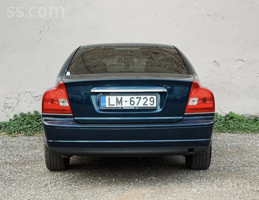 Blue Volvo S80 2003 in Riga, with an engine capacity of 2.40 L and mileage of 398 thousand km for 1450 €, photo 4 on AUTOMOTO.COM.LV