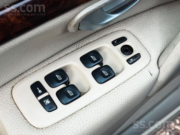 Blue Volvo S80 2003 in Riga, with an engine capacity of 2.40 L and mileage of 398 thousand km for 1450 €, photo 9 on AUTOMOTO.COM.LV