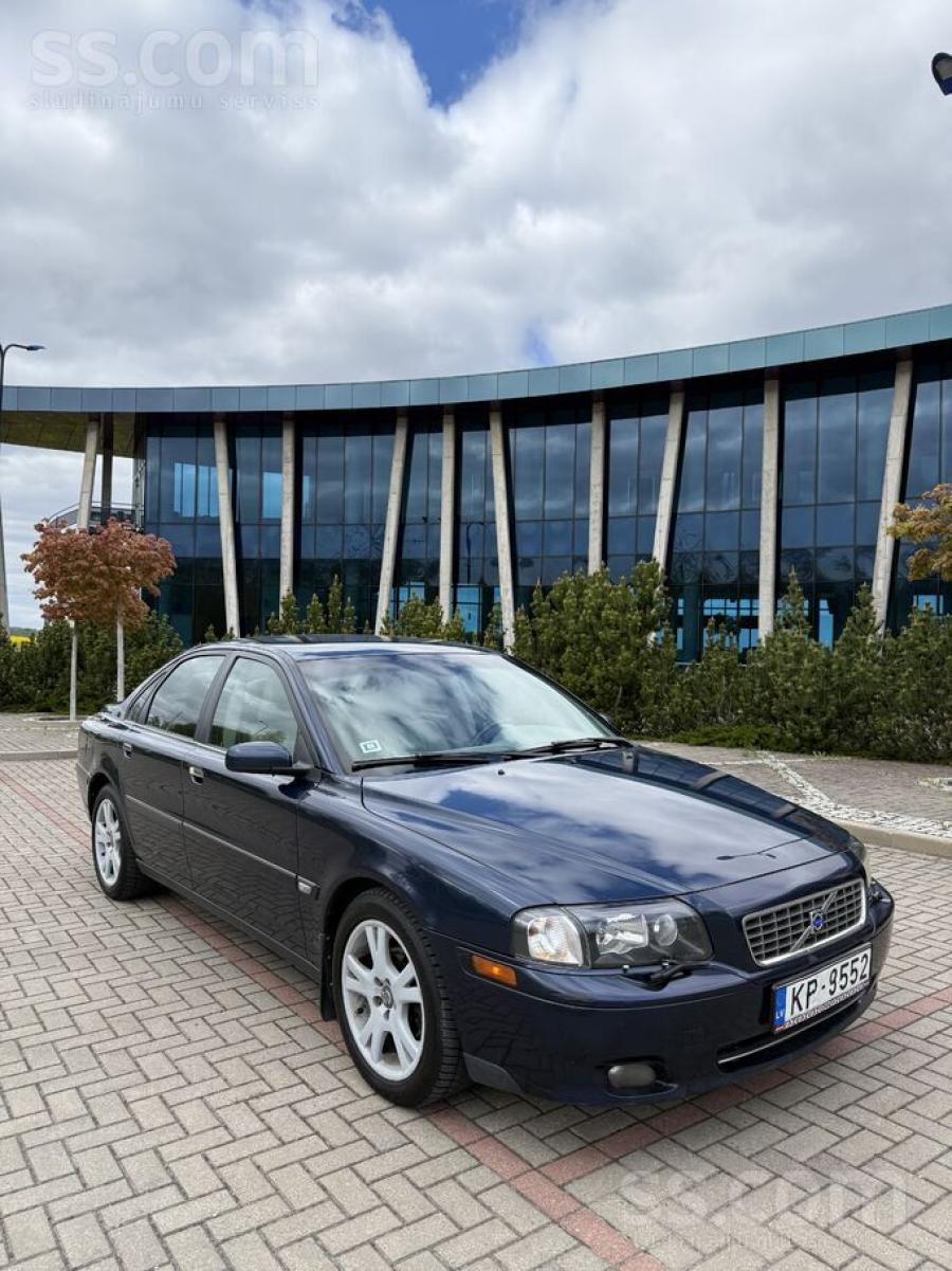 Zils Volvo S80 2004 Tukums, ar dzinēja tilpumu 2.40 L un nobraukumu 349 tūkst. km par 1990 €, foto 2 vietnē AUTOMOTO.COM.LV