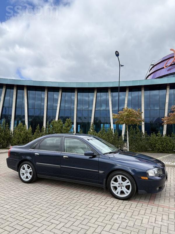 Zils Volvo S80 2004 Tukums, ar dzinēja tilpumu 2.40 L un nobraukumu 349 tūkst. km par 1990 €, foto 3 vietnē AUTOMOTO.COM.LV