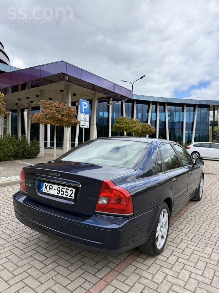 Zils Volvo S80 2004 Tukums, ar dzinēja tilpumu 2.40 L un nobraukumu 349 tūkst. km par 1990 €, foto 5 vietnē AUTOMOTO.COM.LV