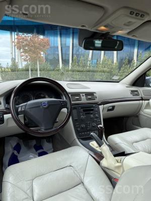 Zils Volvo S80 2004 Tukums, ar dzinēja tilpumu 2.40 L un nobraukumu 349 tūkst. km par 1990 €, foto 19 vietnē AUTOMOTO.COM.LV