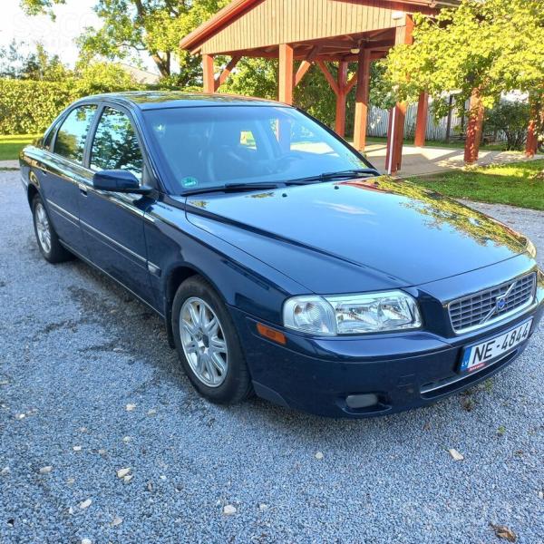 Blue Volvo S80 2004 in Riga, with an engine capacity of 2.40 L and mileage of 248 thousand km for 2300 €, photo 2 on AUTOMOTO.COM.LV