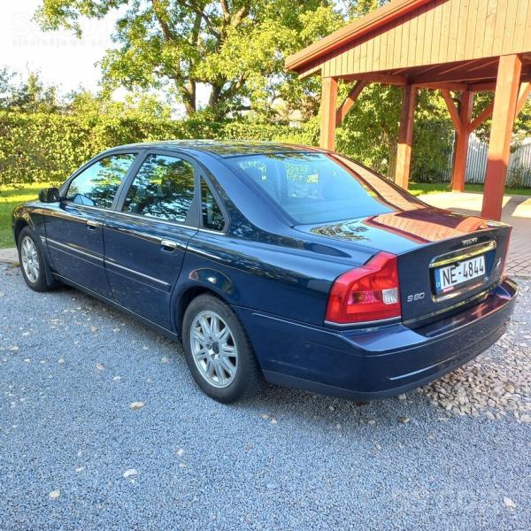 Blue Volvo S80 2004 in Riga, with an engine capacity of 2.40 L and mileage of 248 thousand km for 2300 €, photo 5 on AUTOMOTO.COM.LV