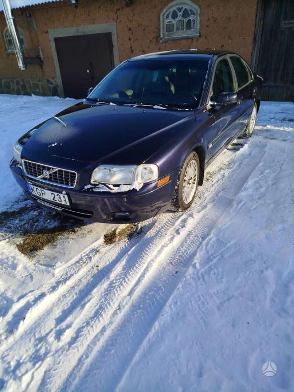 Blue Volvo S80 2004 in Siauliai, with an engine capacity of 2.40 L and mileage of 340 thousand km for 1300 €, photo 1 on AUTOMOTO.COM.LV
