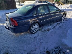 Blue Volvo S80 2004 in Siauliai, with an engine capacity of 2.40 L and mileage of 340 thousand km for 1300 €, photo 4 on AUTOMOTO.COM.LV