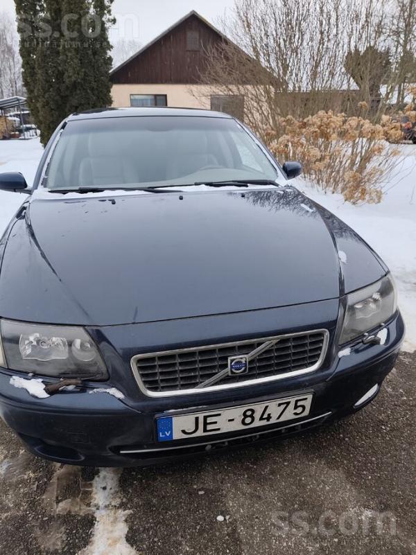 Zils Volvo S80 2004 Dobele, ar dzinēja tilpumu 2.40 L un nobraukumu 368 tūkst. km par 1700 €, foto 1 vietnē AUTOMOTO.COM.LV