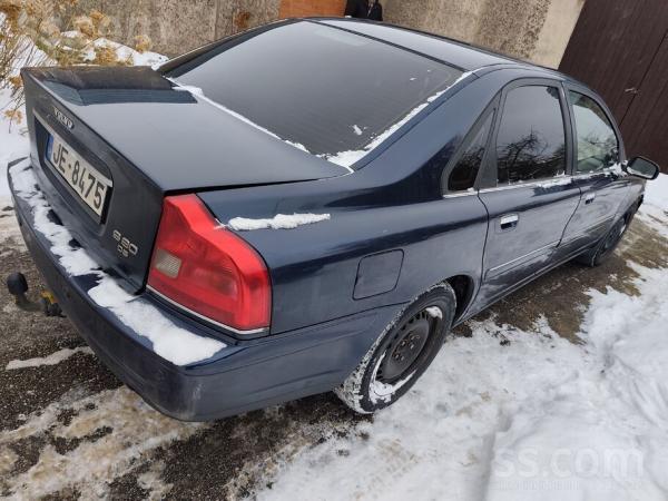 Zils Volvo S80 2004 Dobele, ar dzinēja tilpumu 2.40 L un nobraukumu 368 tūkst. km par 1700 €, foto 2 vietnē AUTOMOTO.COM.LV