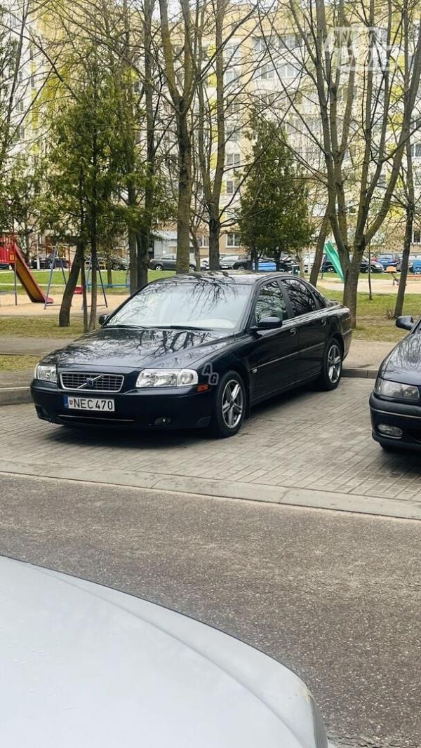 Blue Volvo S80 2004 in Vilnius, with an engine capacity of 2.40 L and mileage of 330 thousand km for 1800 €, photo 1 on AUTOMOTO.COM.LV