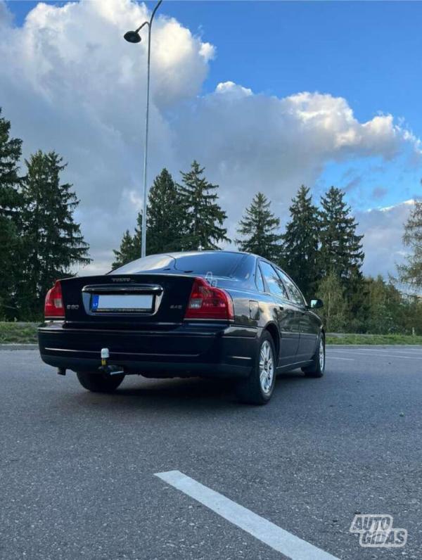 Blue Volvo S80 2004 in Vilnius, with an engine capacity of 2.40 L and mileage of 330 thousand km for 1800 €, photo 5 on AUTOMOTO.COM.LV